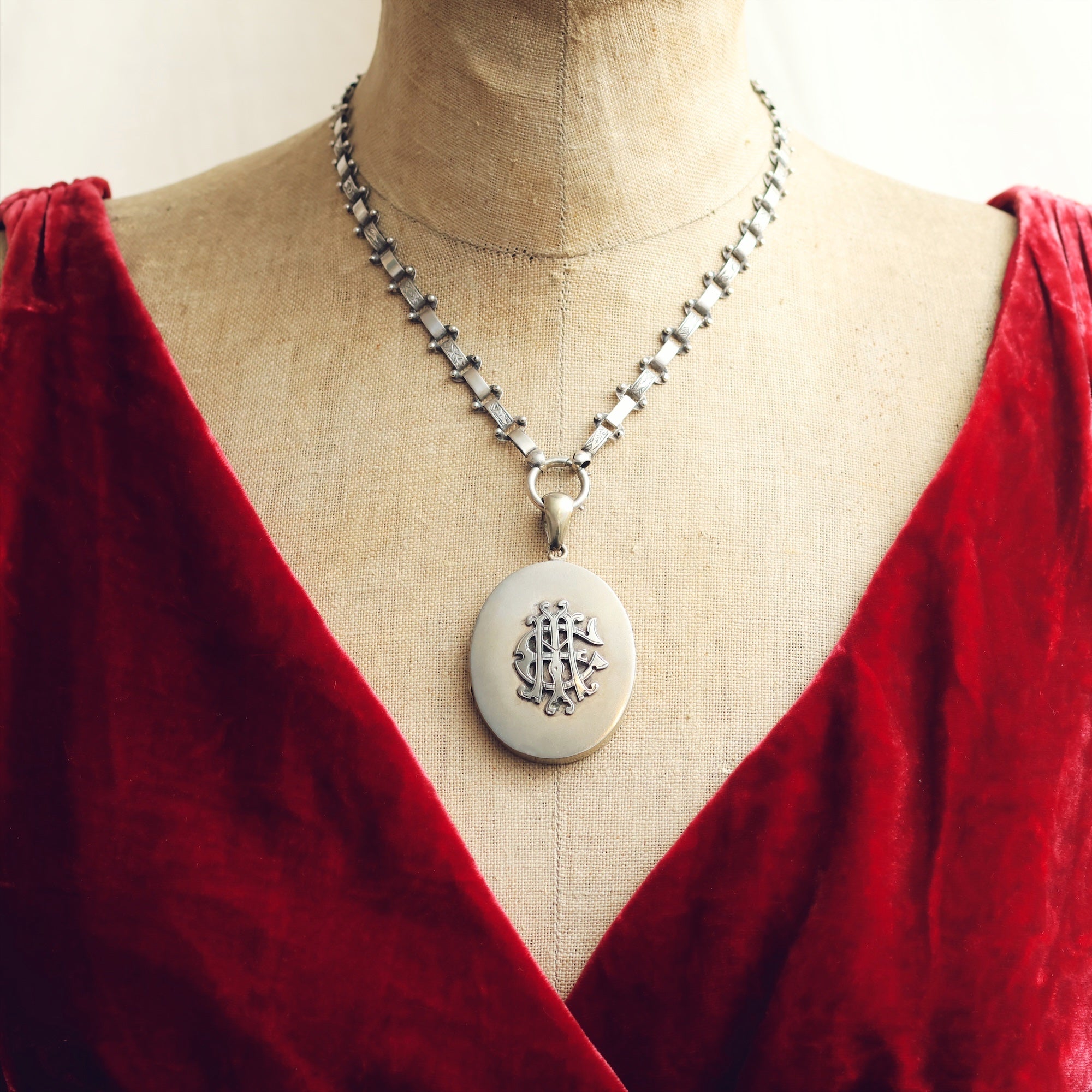 Victorian Amity, Eternity, Infinity Silver Locket – Fetheray