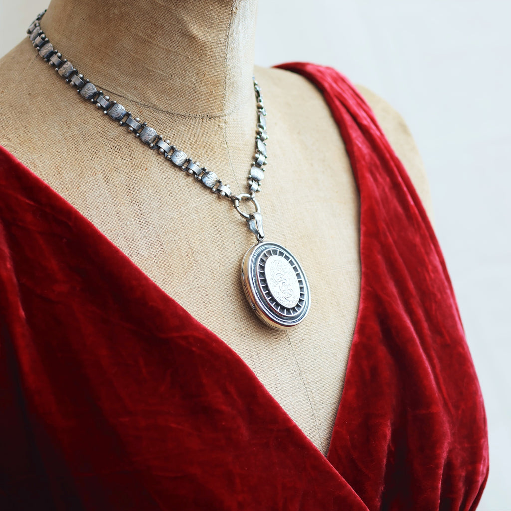 Aesthetic Period Victorian Silver Locket & Collarette – Fetheray