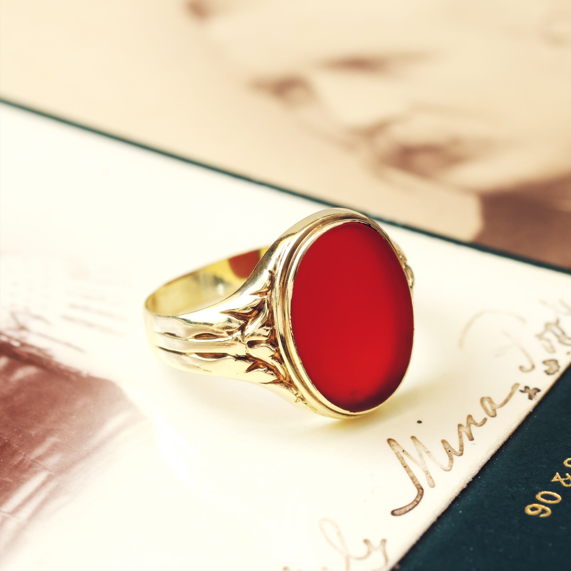 Vintage 8ct Gold Russet Carnelian Signet Ring – Fetheray