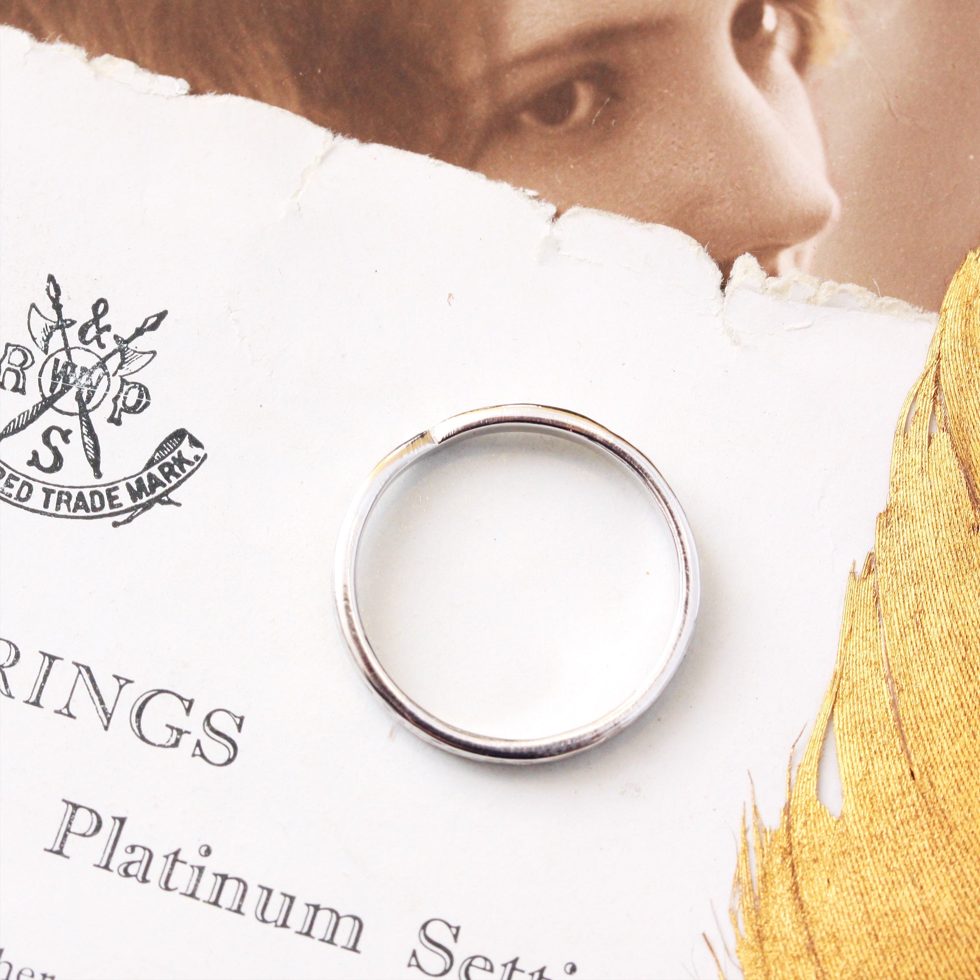 Vintage Style Platinum Curve Shape Wedding Band – Fetheray