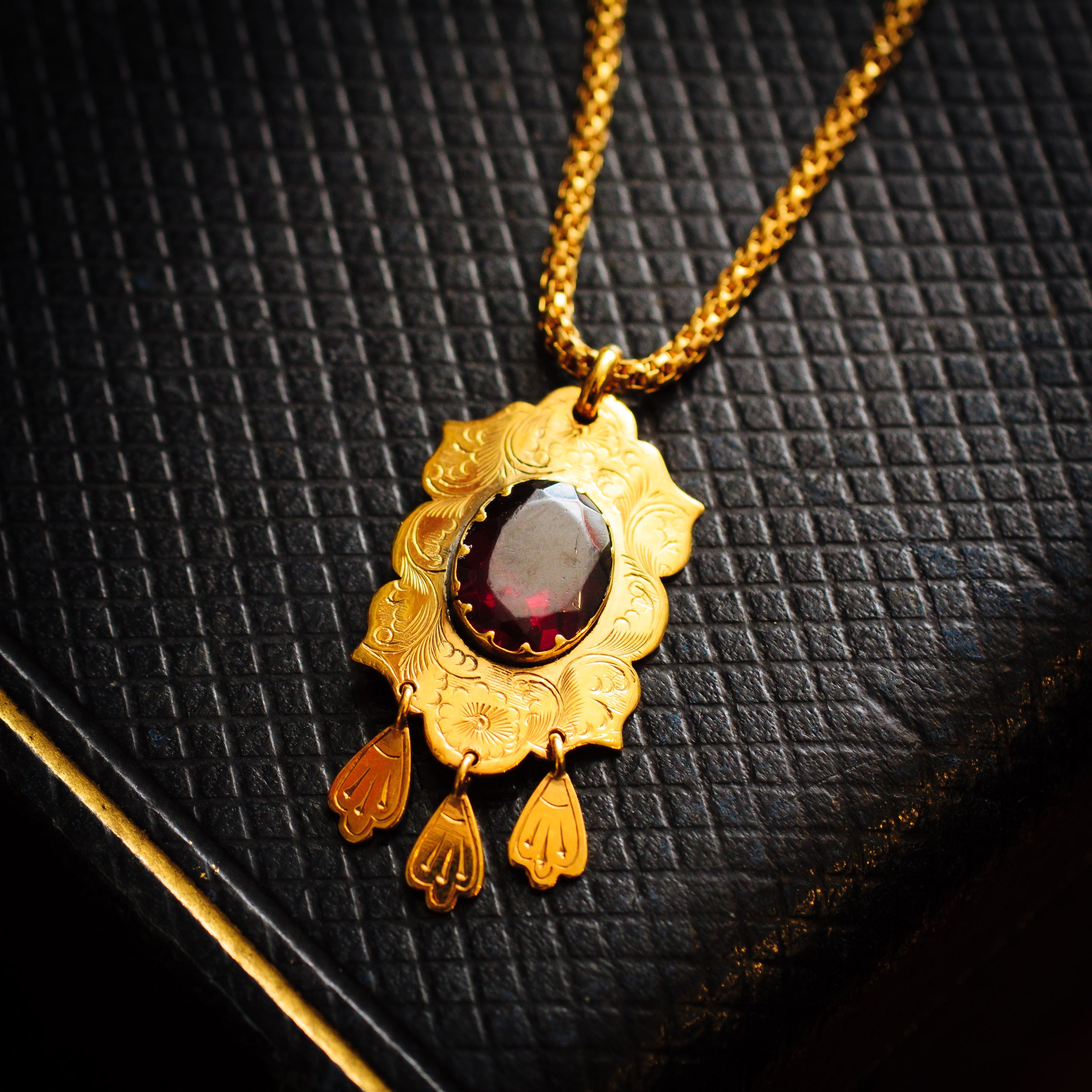 Rare Antique Russian Synthetic Alexandrite Pendant – Fetheray