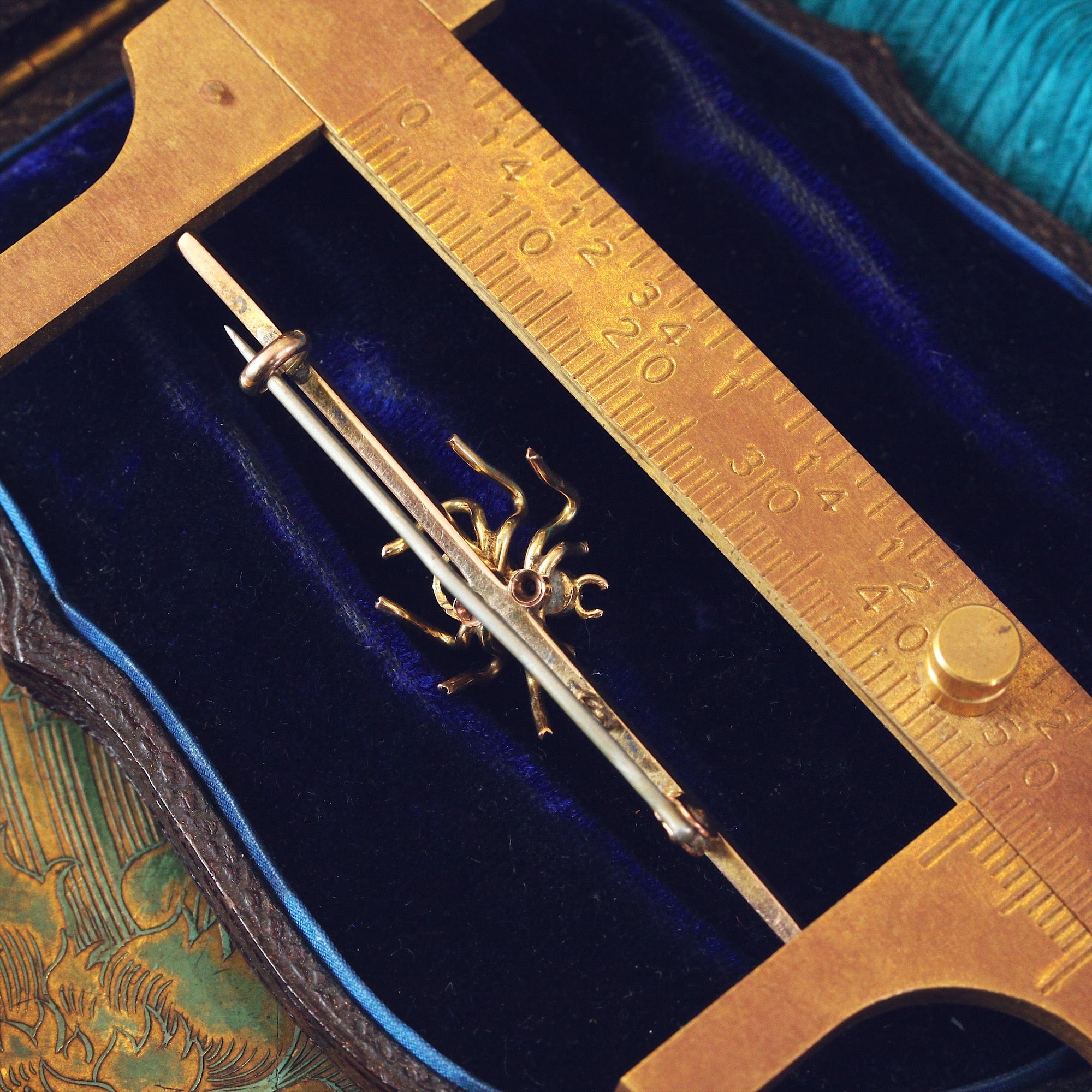 Quirky Edwardian Spider Bar Brooch – Fetheray